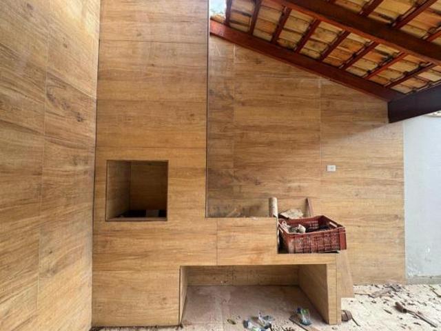 CASA COM PISCINA A VENDA NA PRAIA EM ITANHAÉM/SP