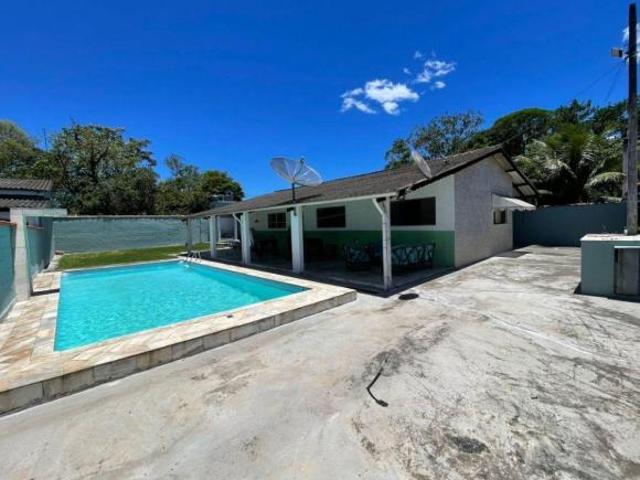 CASA COM PISCINA A VENDA NA PRAIA EM ITANHAÉM/SP