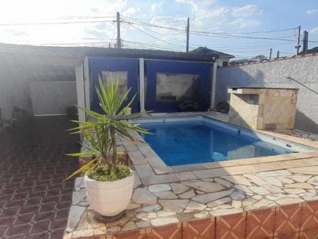 CASA COM PISCINA A VENDA NA PRAIA EM ITANHAÉM/SP