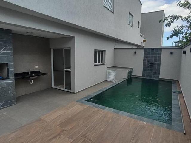 CASA COM PISCINA A VENDA NA PRAIA EM ITANHAÉM/SP