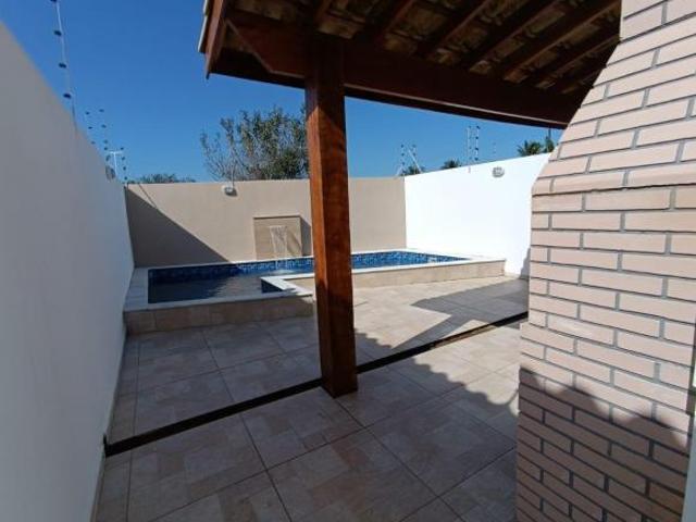 CASA COM PISCINA A VENDA NA PRAIA EM ITANHAÉM/SP