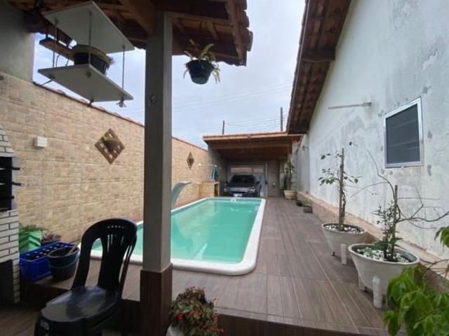 CASA COM PISCINA A VENDA NA PRAIA EM ITANHAÉM/SP