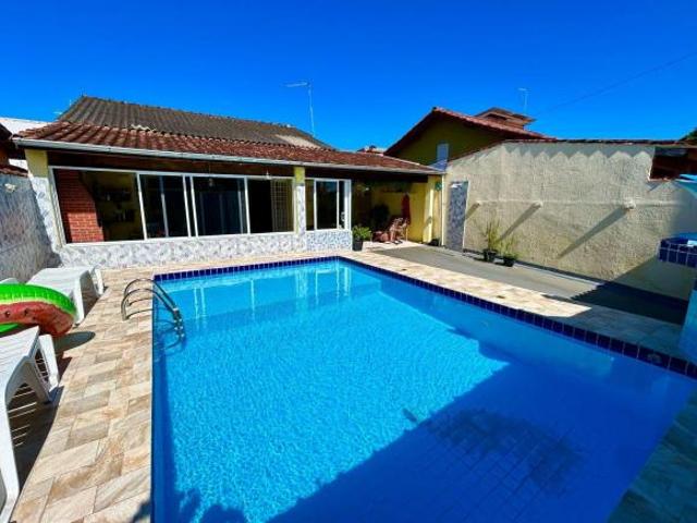 CASA COM PISCINA A VENDA NA PRAIA EM ITANHAÉM/SP