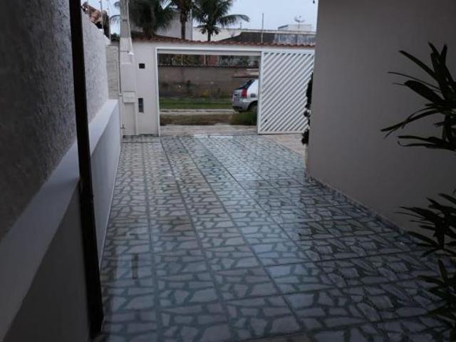 CASA COM PISCINA A VENDA NA PRAIA EM ITANHAÉM/SP
