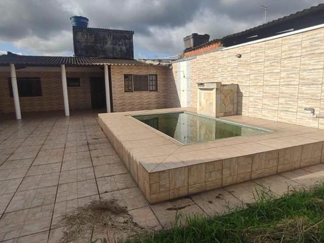 CASA COM PISCINA A VENDA NA PRAIA EM ITANHAÉM/SP