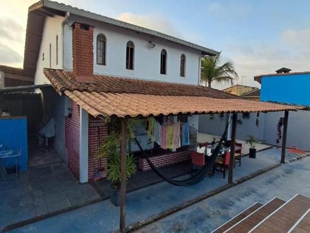 CASA COM PISCINA A VENDA NA PRAIA EM ITANHAÉM/SP