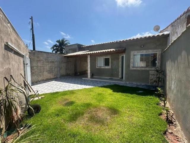 CASA COM PISCINA A VENDA NA PRAIA EM ITANHAÉM/SP