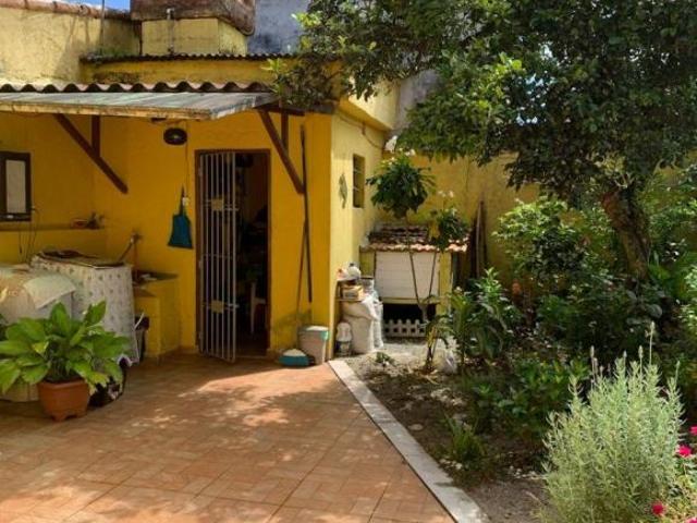 CASA COM PISCINA A VENDA NA PRAIA EM ITANHAÉM/SP