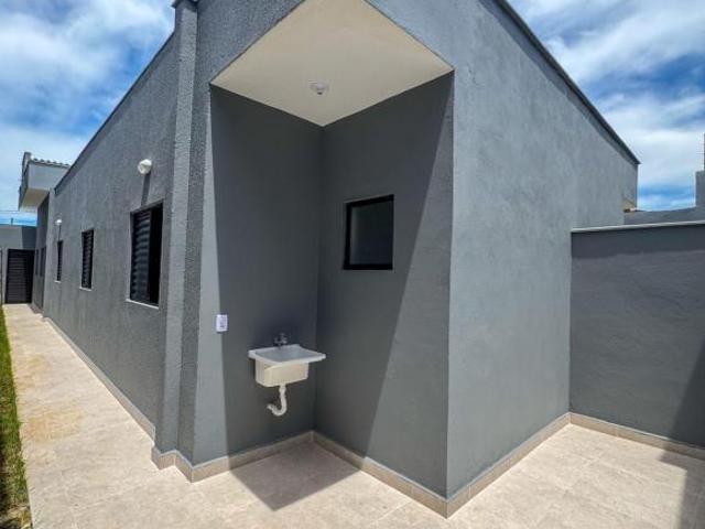CASA COM PISCINA A VENDA NA PRAIA EM ITANHAÉM/SP