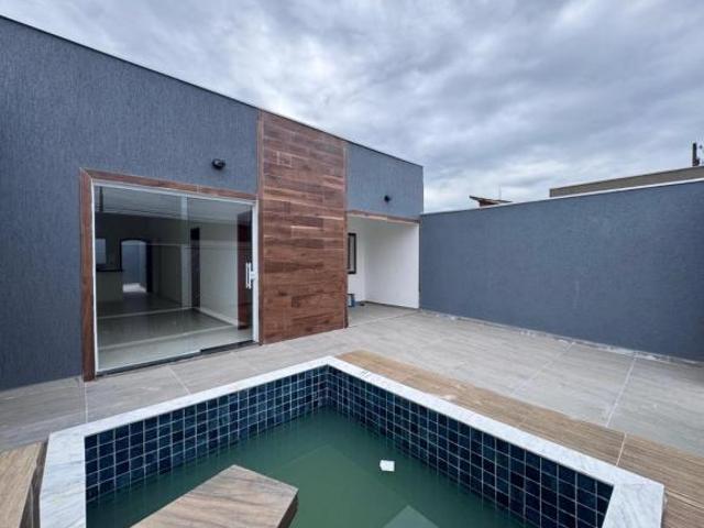 CASA COM PISCINA A VENDA NA PRAIA EM ITANHAÉM/SP
