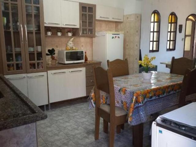 CASA COM PISCINA A VENDA NA PRAIA EM ITANHAÉM/SP