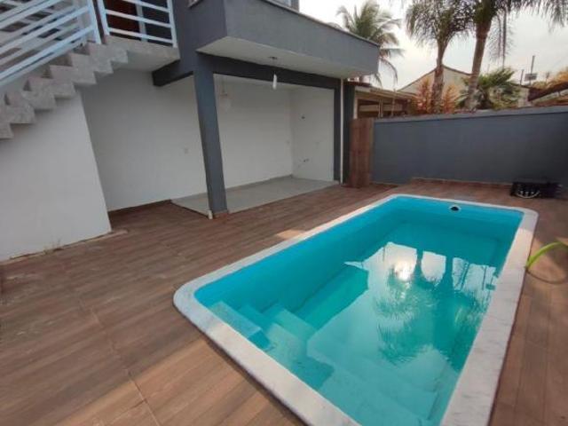 CASA COM PISCINA A VENDA NA PRAIA EM ITANHAÉM/SP