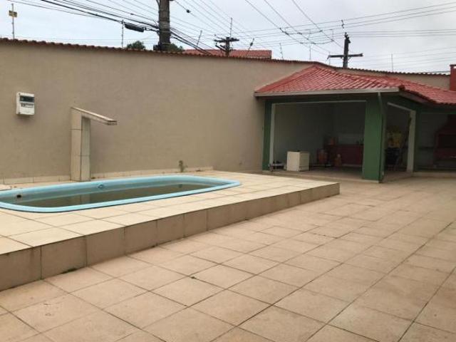 CASA COM PISCINA A VENDA NA PRAIA EM ITANHAÉM/SP