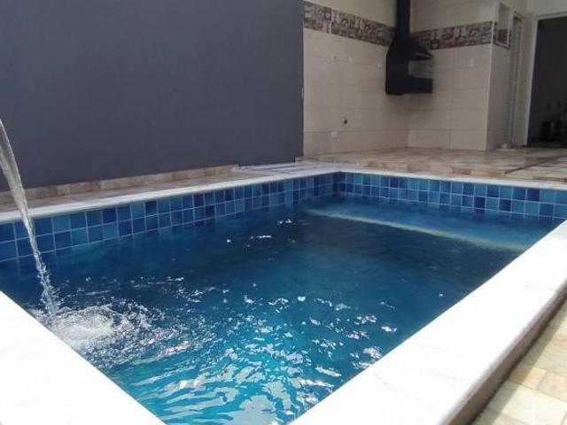 CASA COM PISCINA A VENDA NA PRAIA EM ITANHAÉM/SP