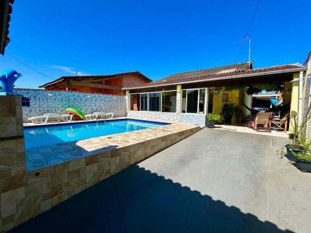 CASA COM PISCINA A VENDA NA PRAIA EM ITANHAÉM/SP