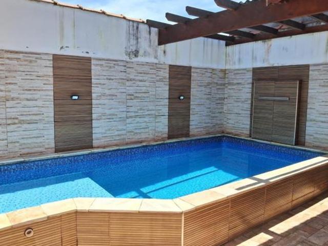 CASA COM PISCINA A VENDA NA PRAIA EM ITANHAÉM/SP