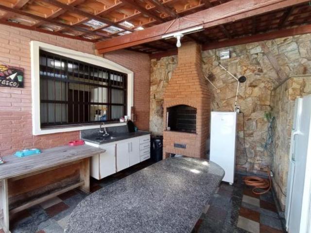 CASA COM PISCINA A VENDA NA PRAIA EM ITANHAÉM/SP