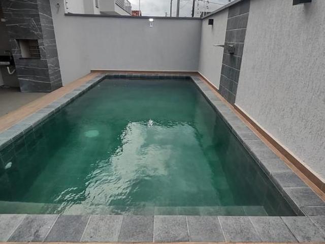 CASA COM PISCINA A VENDA NA PRAIA EM ITANHAÉM/SP
