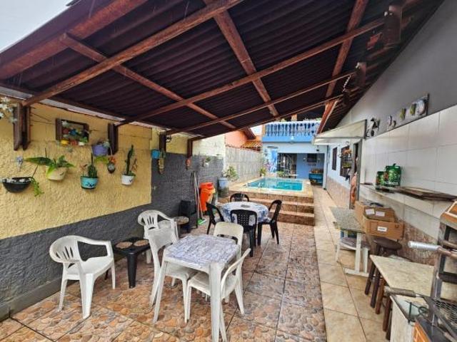 CASA COM PISCINA A VENDA NA PRAIA EM ITANHAÉM/SP
