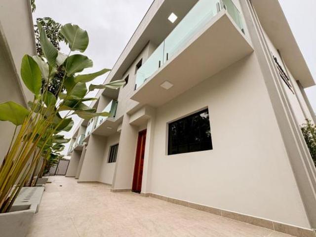 CASA COM PISCINA A VENDA NA PRAIA EM ITANHAÉM/SP
