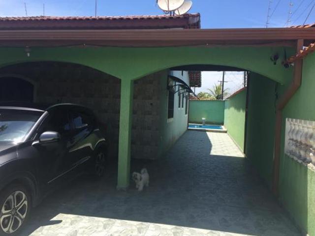 CASA COM PISCINA A VENDA NA PRAIA EM ITANHAÉM/SP
