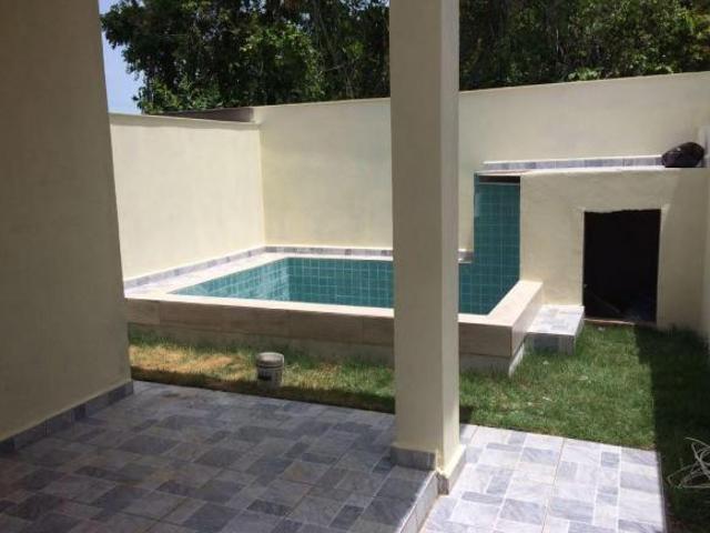 CASA COM PISCINA A VENDA NA PRAIA EM ITANHAÉM/SP
