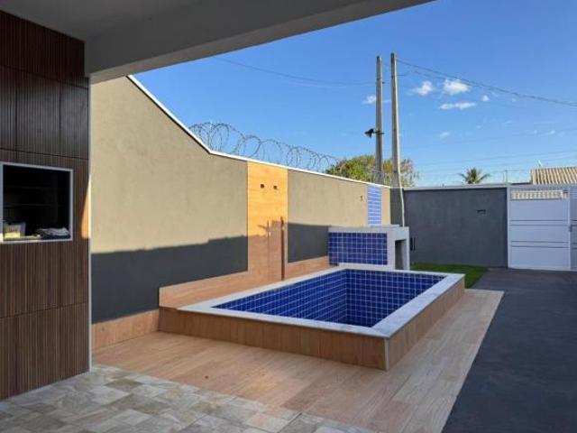 CASA COM PISCINA A VENDA NA PRAIA EM ITANHAÉM/SP