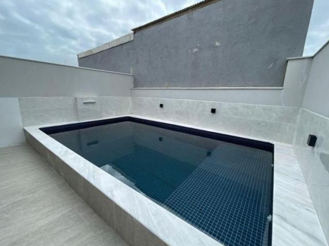 CASA COM PISCINA A VENDA NA PRAIA EM ITANHAÉM/SP