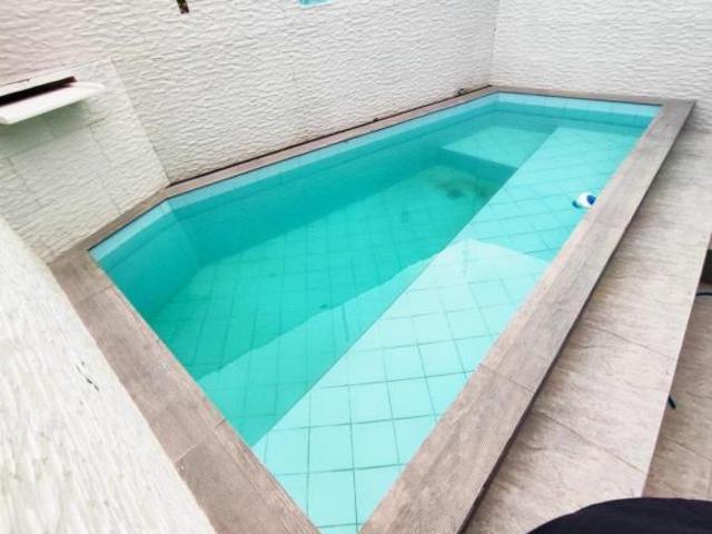 CASA COM PISCINA A VENDA NA PRAIA EM ITANHAÉM/SP