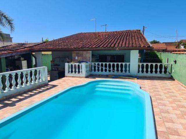 CASA COM PISCINA A VENDA NA PRAIA EM ITANHAÉM/SP