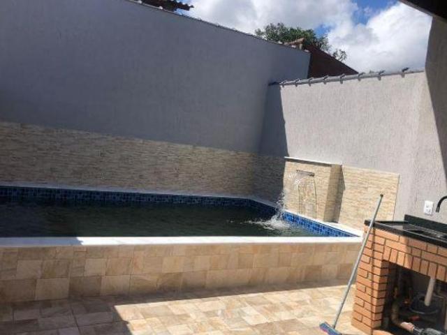 CASA COM PISCINA A VENDA NA PRAIA EM ITANHAÉM/SP