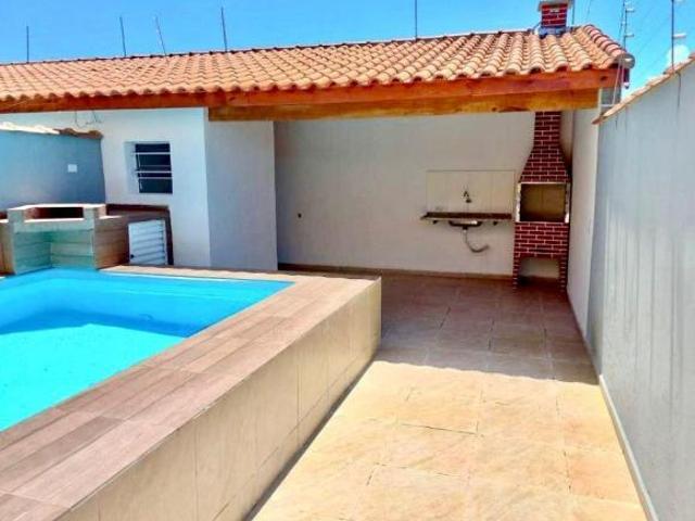 CASA COM PISCINA A VENDA NA PRAIA EM ITANHAÉM/SP