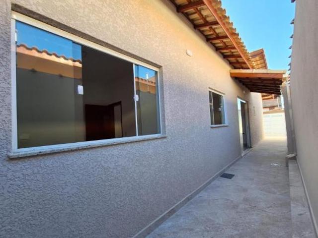 CASA COM PISCINA A VENDA NA PRAIA EM ITANHAÉM/SP