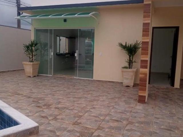 CASA COM PISCINA A VENDA NA PRAIA EM ITANHAÉM/SP
