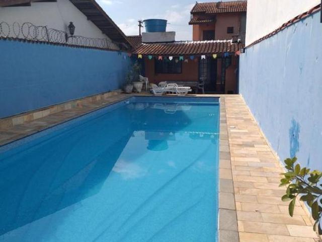 CASA COM PISCINA A VENDA NA PRAIA EM ITANHAÉM/SP