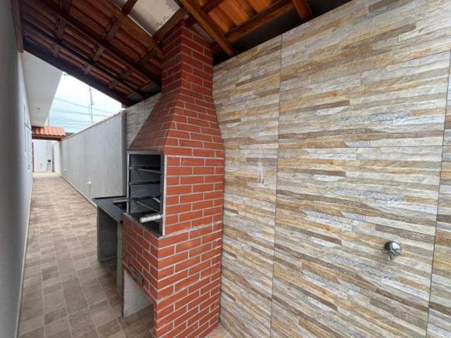 CASA COM PISCINA A VENDA NA PRAIA EM ITANHAÉM/SP