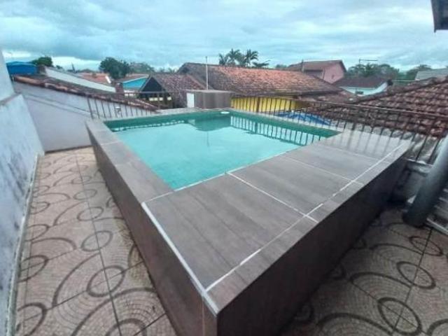 CASA COM PISCINA A VENDA NA PRAIA EM ITANHAÉM/SP