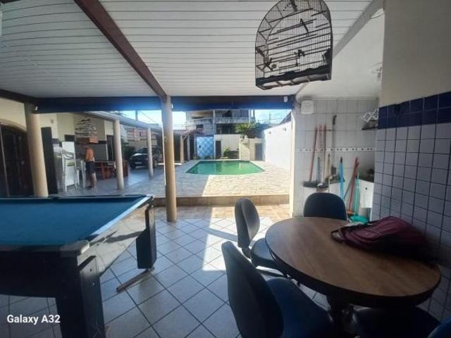 CASA COM PISCINA A VENDA NA PRAIA EM ITANHAÉM/SP