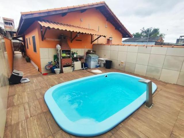 CASA COM PISCINA A VENDA NA PRAIA EM ITANHAÉM/SP