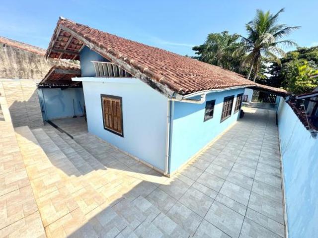 CASA COM PISCINA A VENDA NA PRAIA EM ITANHAÉM/SP