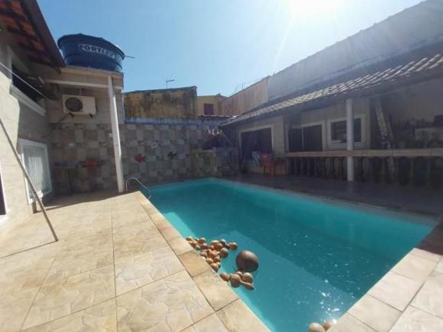 CASA COM PISCINA A VENDA NA PRAIA EM MONGAGUÁ/SP