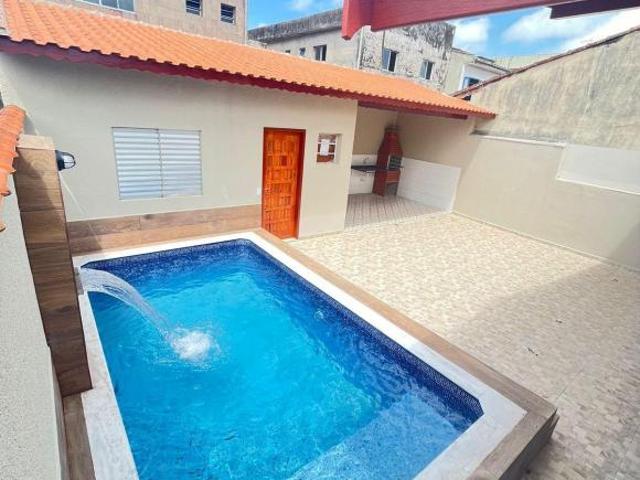 CASA COM PISCINA A VENDA NA PRAIA EM MONGAGUÁ/SP