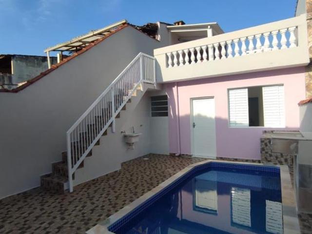 CASA COM PISCINA A VENDA NA PRAIA EM MONGAGUÁ/SP
