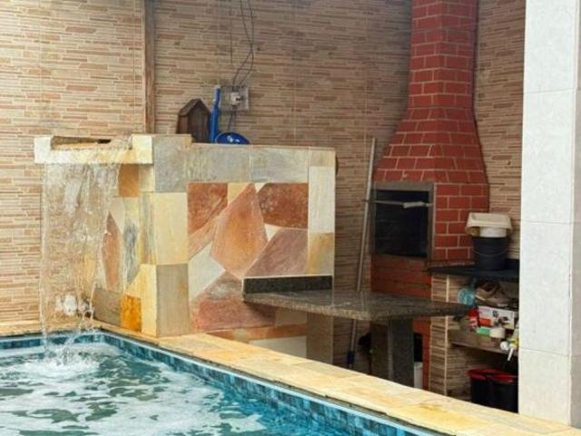 CASA COM PISCINA A VENDA NA PRAIA EM MONGAGUÁ/SP