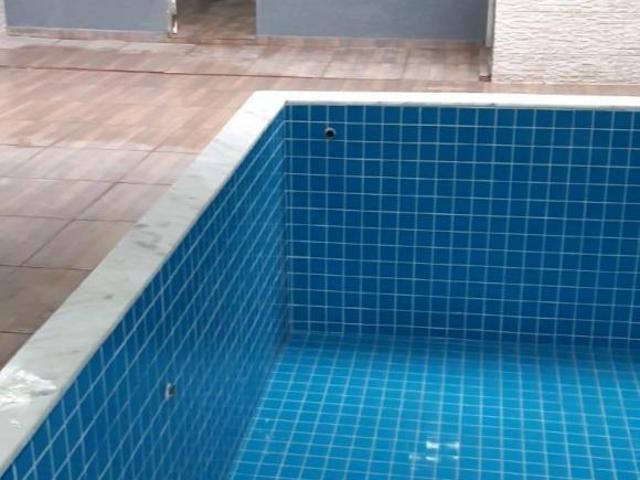 CASA COM PISCINA A VENDA NA PRAIA EM MONGAGUÁ/SP