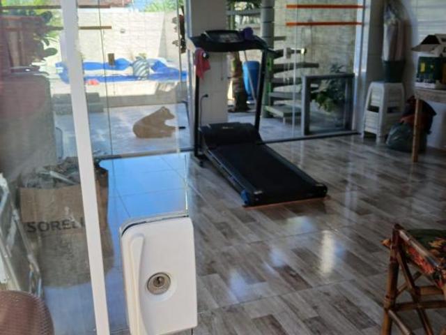 CASA COM PISCINA A VENDA NA PRAIA EM MONGAGUÁ/SP