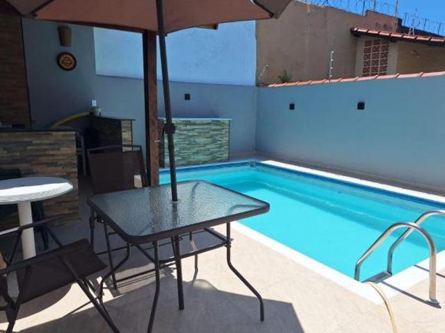 CASA COM PISCINA A VENDA NA PRAIA EM MONGAGUÁ/SP