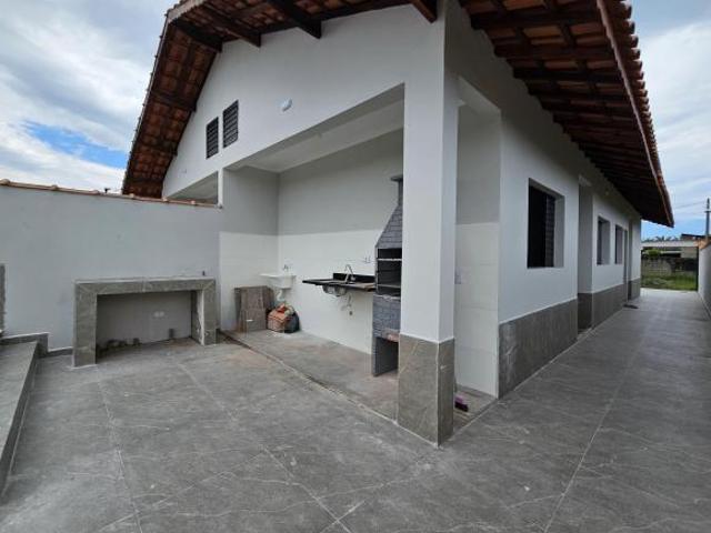 CASA COM PISCINA A VENDA NA PRAIA EM MONGAGUÁ/SP