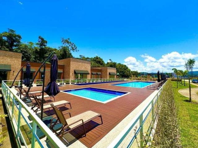 CASA COM PISCINA A VENDA NA PRAIA EM PERUÍBE/SP