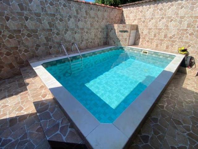 CASA COM PISCINA A VENDA NA PRAIA EM PERUÍBE/SP